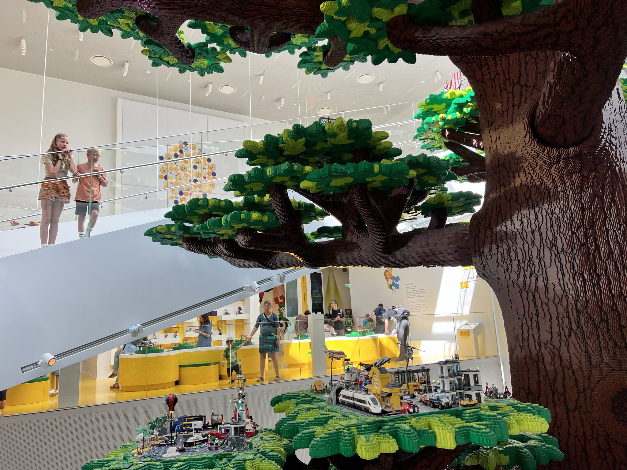 Lego House in Billund | Must do in Denemarken • Buitengewoonanders
