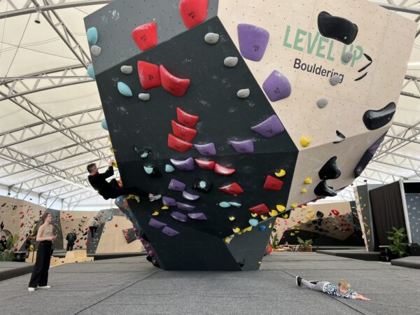 Bouldering in Level up| Edegem – Buitengewoonanders